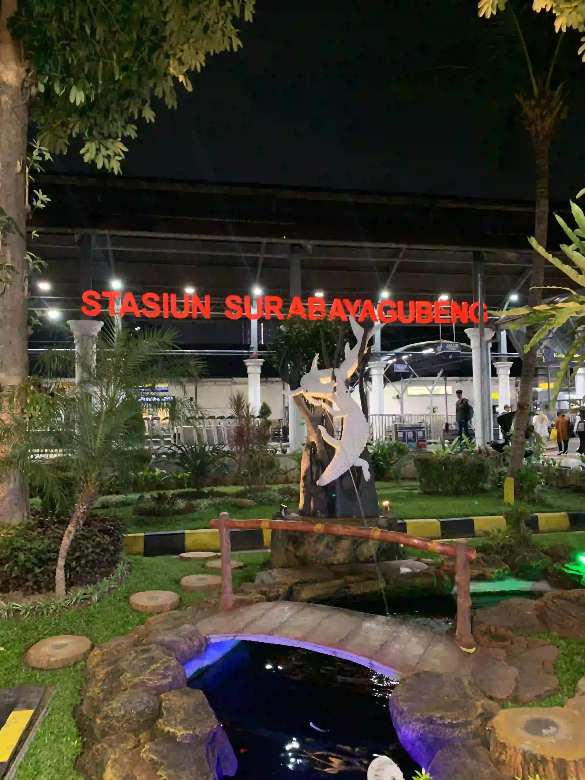 Perbedaan Stasiun Gubeng Lama dan Baru Surabaya | Rentranss