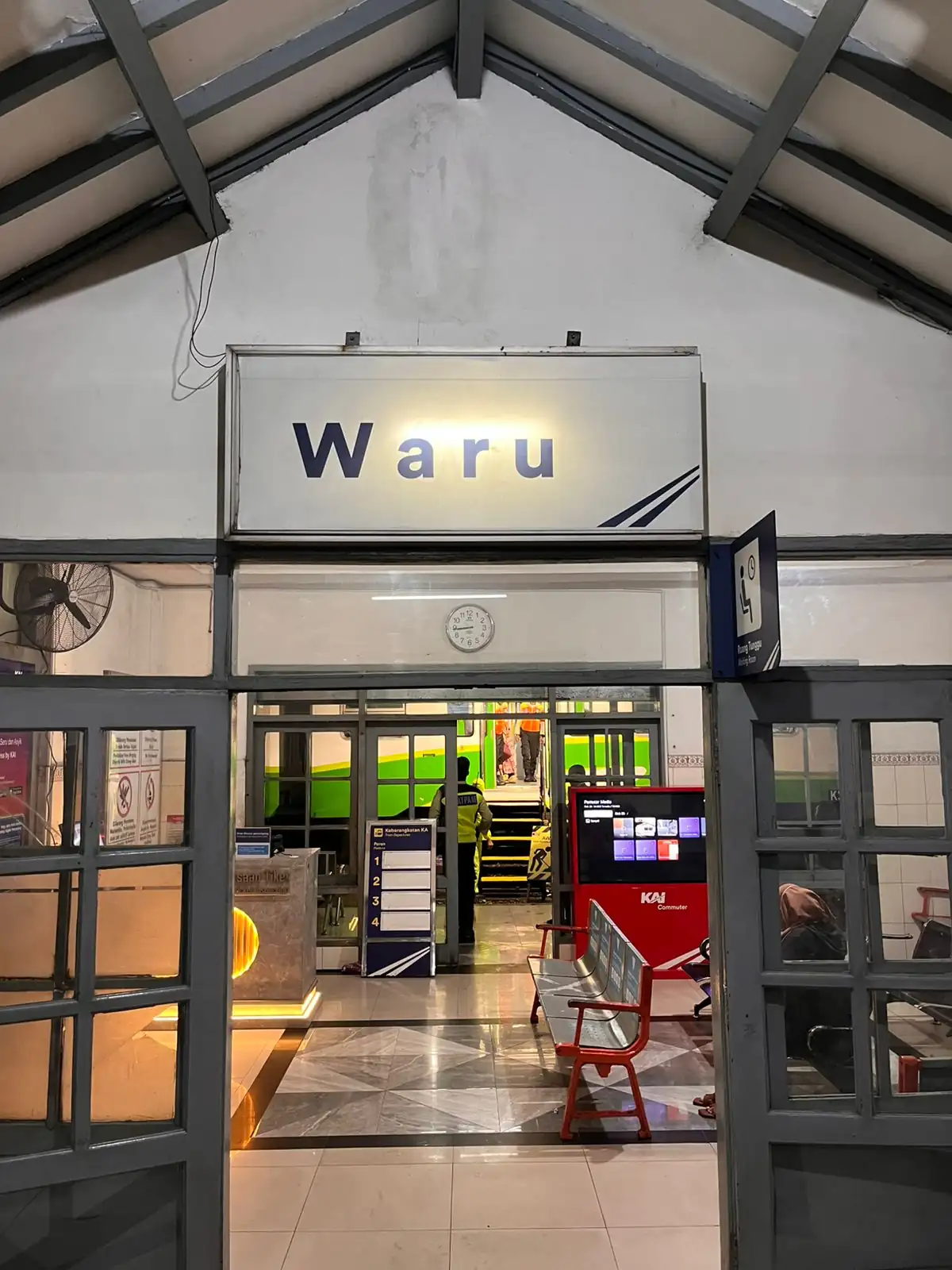 Sewa Motor Stasiun Waru Sidoarjo | Rentranss